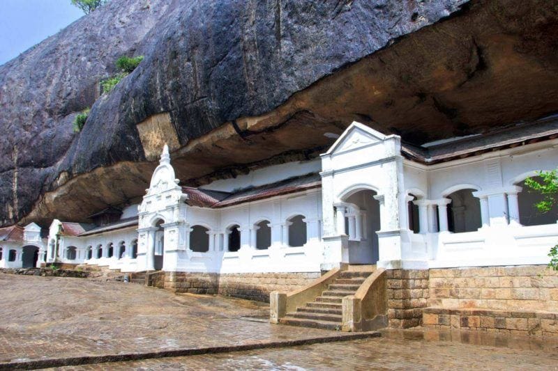 11 Beautiful Temples In Sri Lanka You Absolutely Must Visit