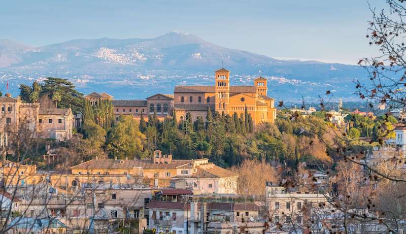 A Guide To The Aventine Keyhole: 4 Best Things To Know