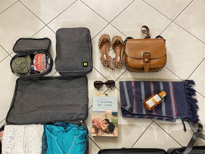 What To Wear In London: 36 Best Items To Pack For London